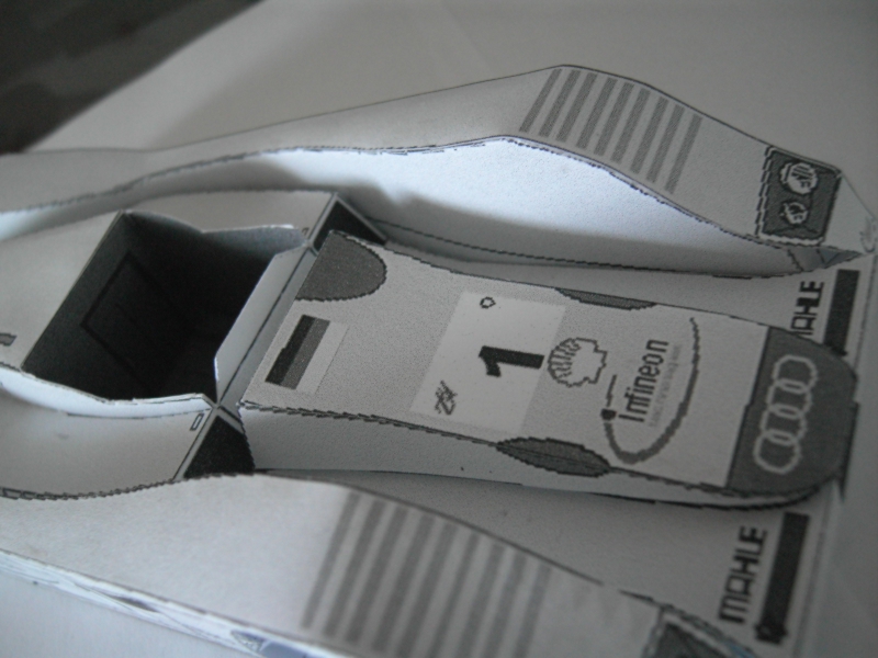 audi R8 1/24 - Le forum en papier